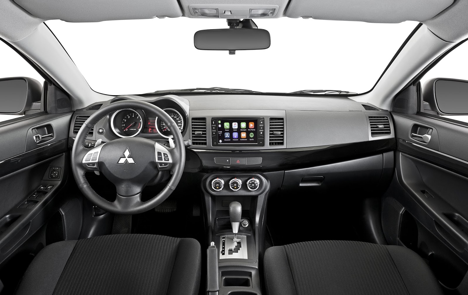 Mitsubishi Lancer estreia linha 2018 com duas versões