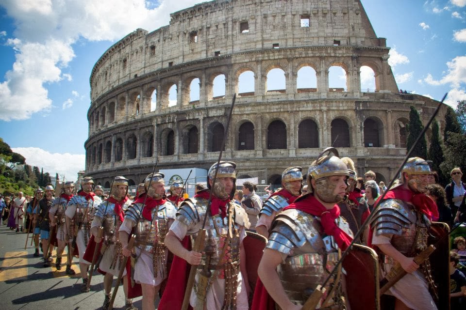 Senatus Populusque Romanus: Галерия