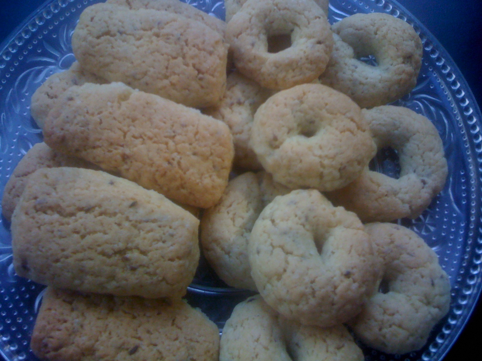 Nad's Treasured Recipes: Bascot bil Yansoun ( Aniseed Biscuits)