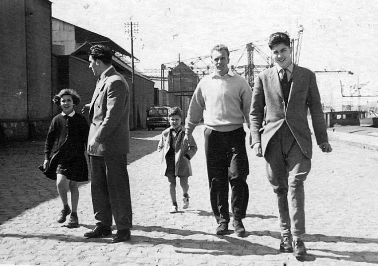 The Kray Twins: Rare and Unseen Pictures of Notorious London Gangsters ...