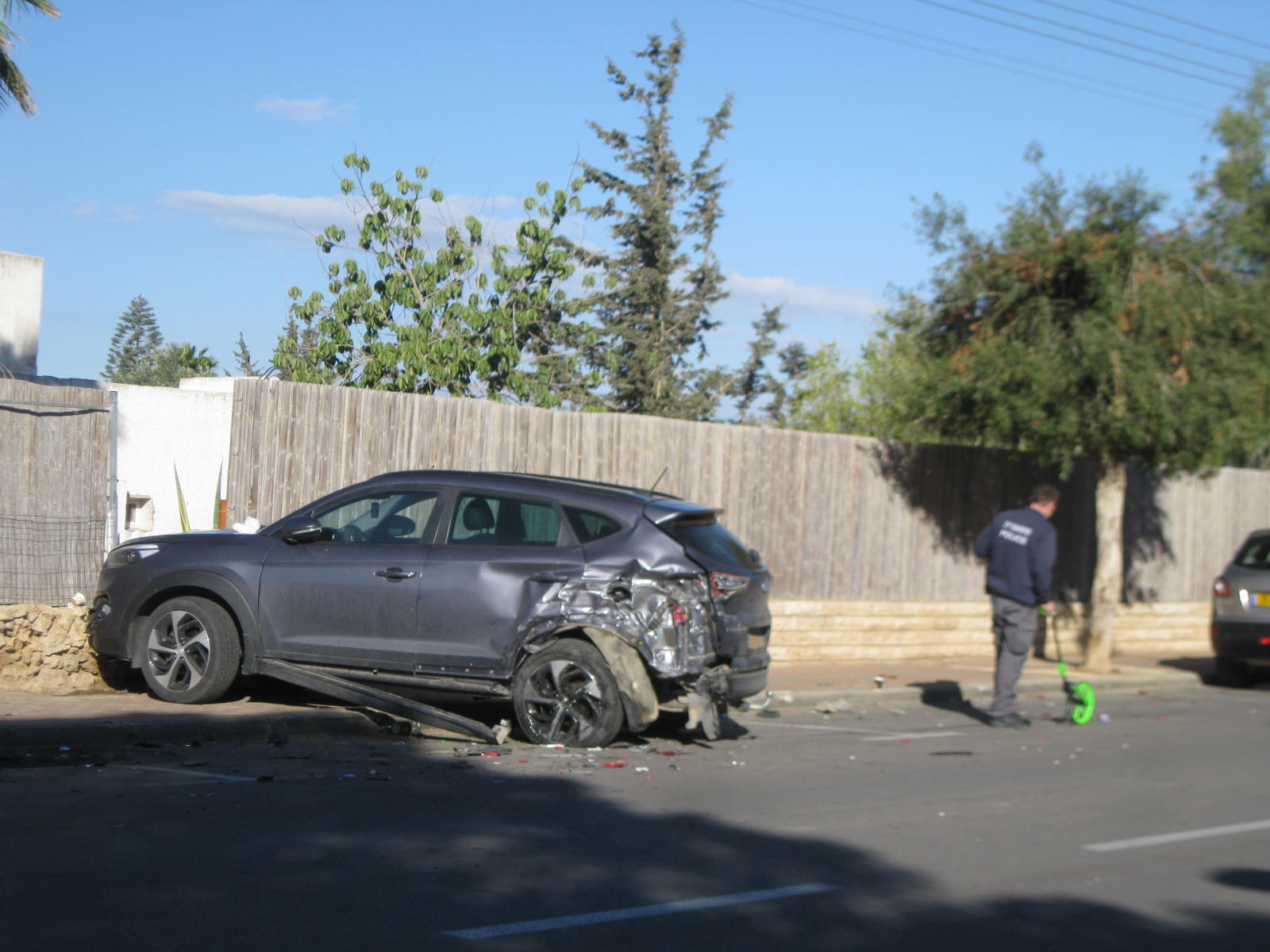 Jerusalem Hills daily photo: A bizarre accident, 2 smashed cars