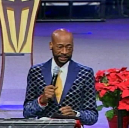 Bishop Eddie Long stuns congregation with his frail appearance...