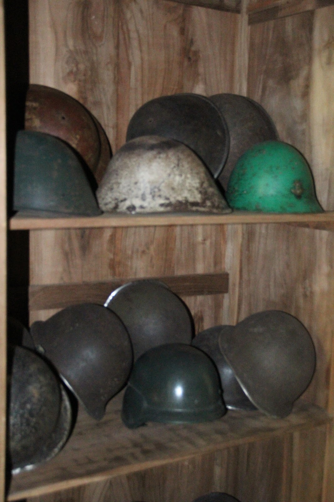 Rumah Barang Lama: Helm Perang Kuno Antik