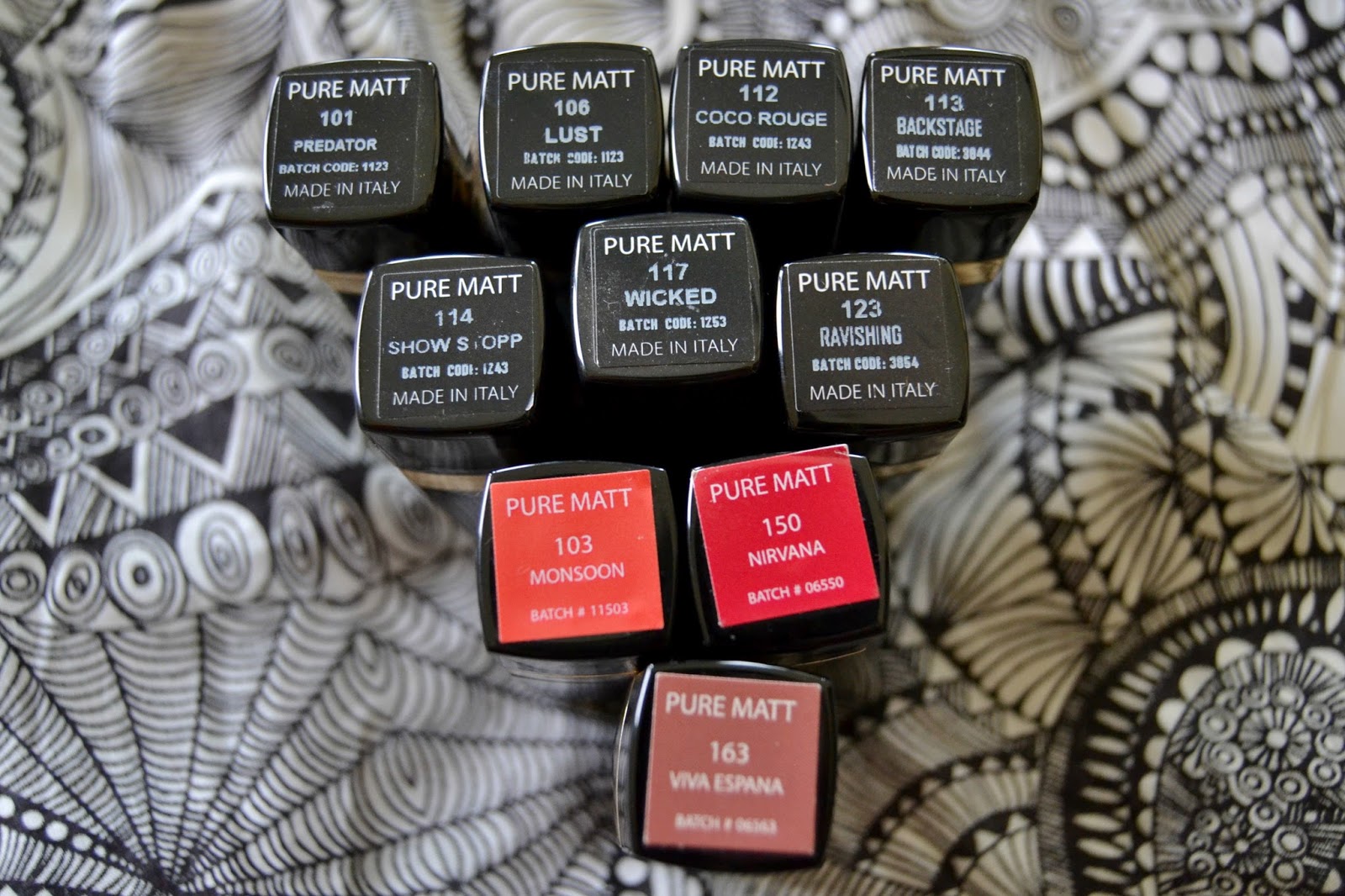 Mahnoor's Lounge: Color Studio Professional Pure Matt Lipsticks