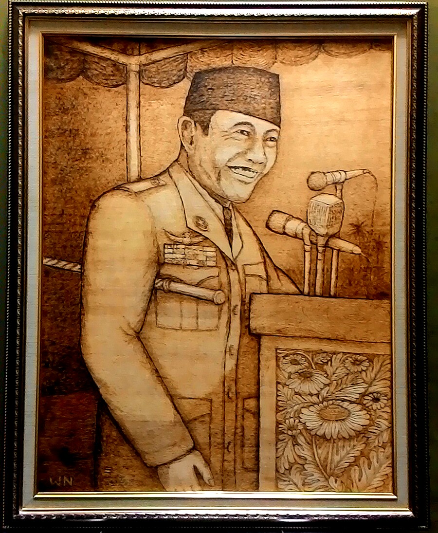Anjani Art Gallery: Jas-merah Soekarno