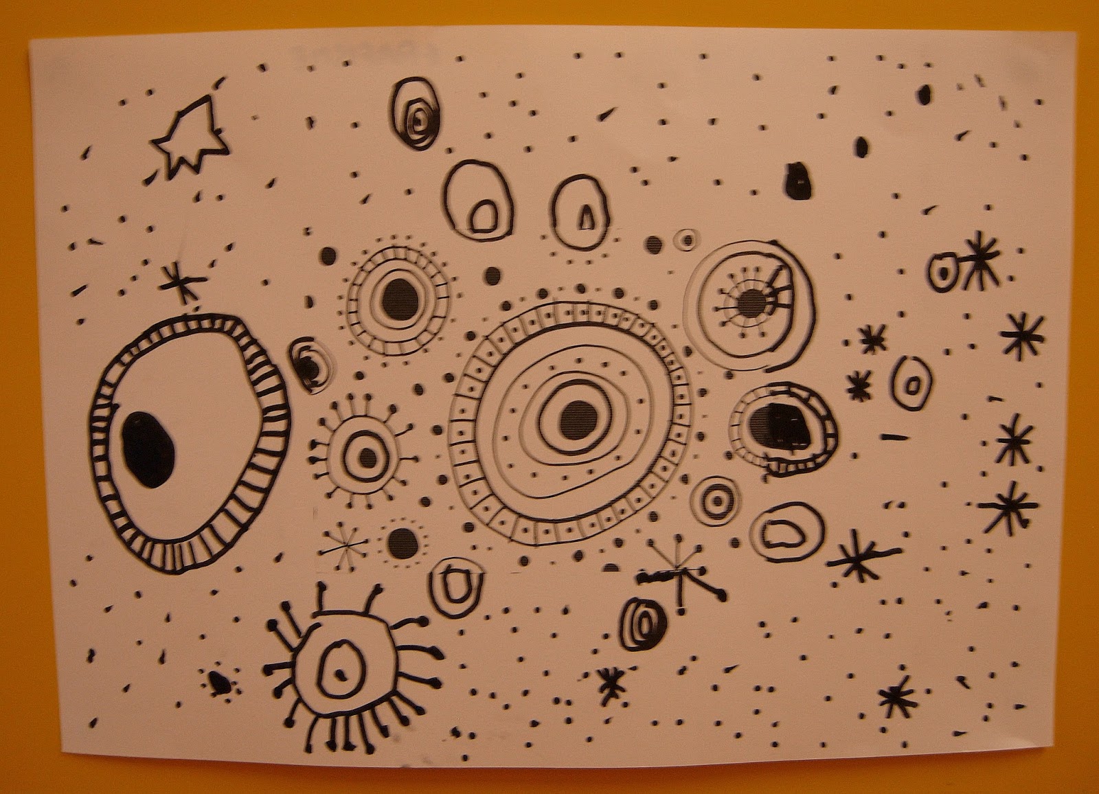 Vida a l'aula: GRAFISME AMB PAPER DE REGAL