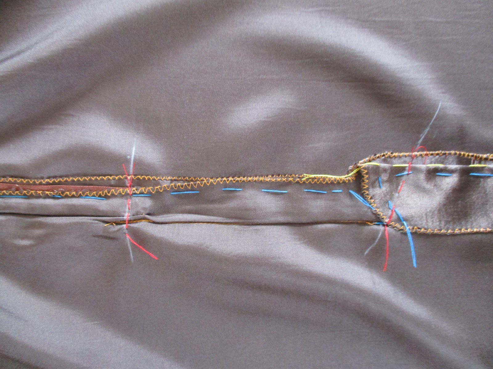 Rasa's advices how best to sew: Sew pencil skirt with lining. Step 10 ...