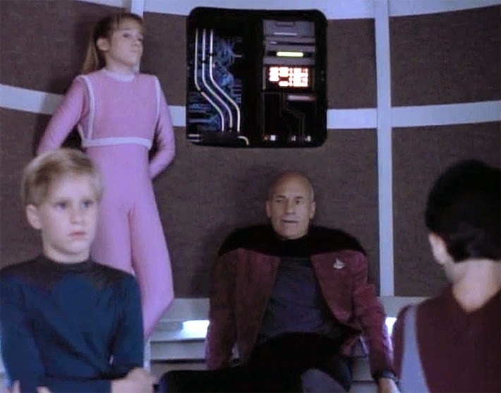 Addicted to Star Trek: Episode Review - Disaster (Next Generation ...