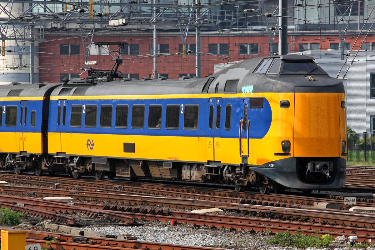 Planes and Trains - Trains: NS / ICMm-4 4234