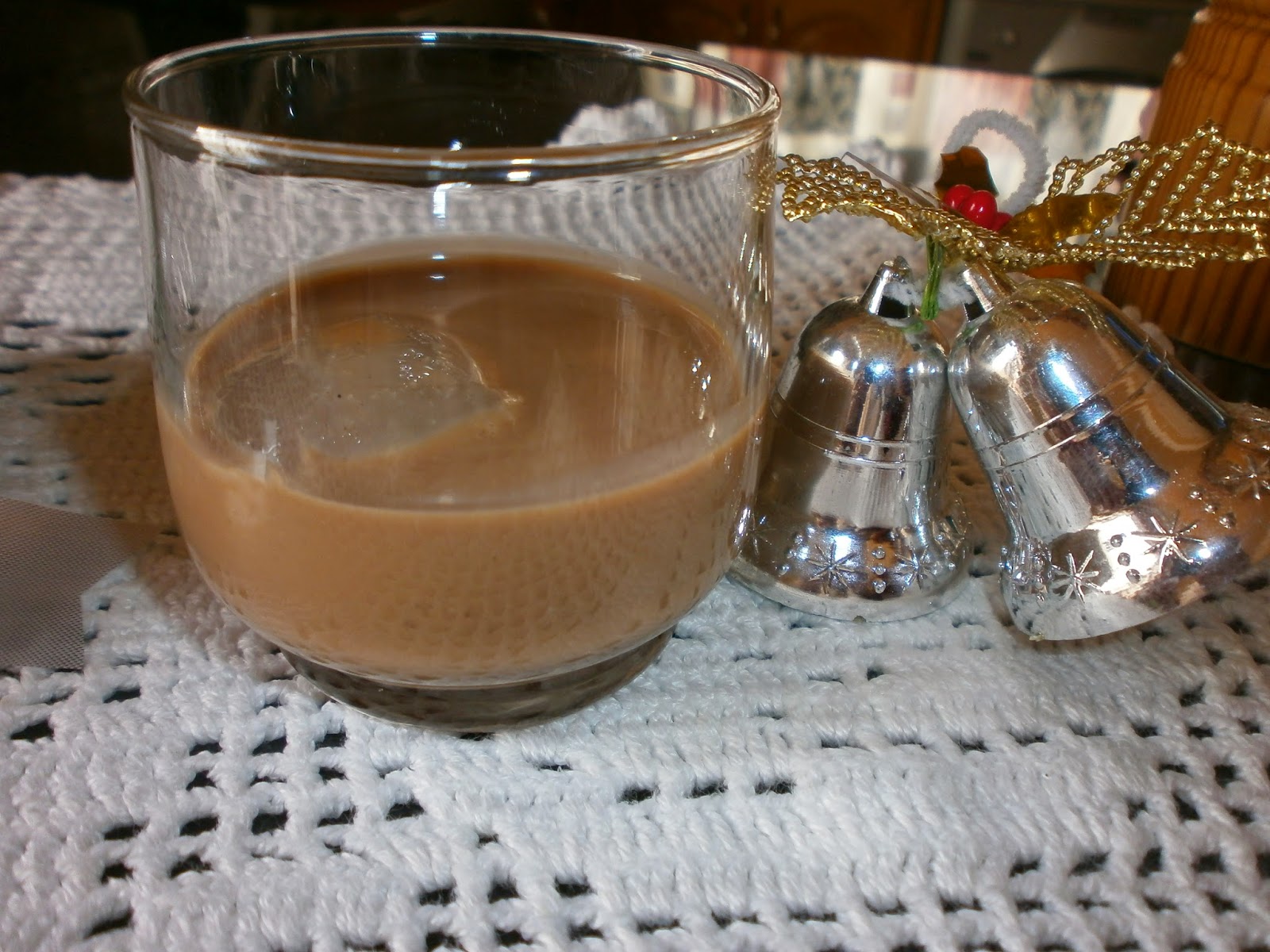 Luzmary y sus recetas caseras: LICOR CREMA DE RON CON CHOCOLATE