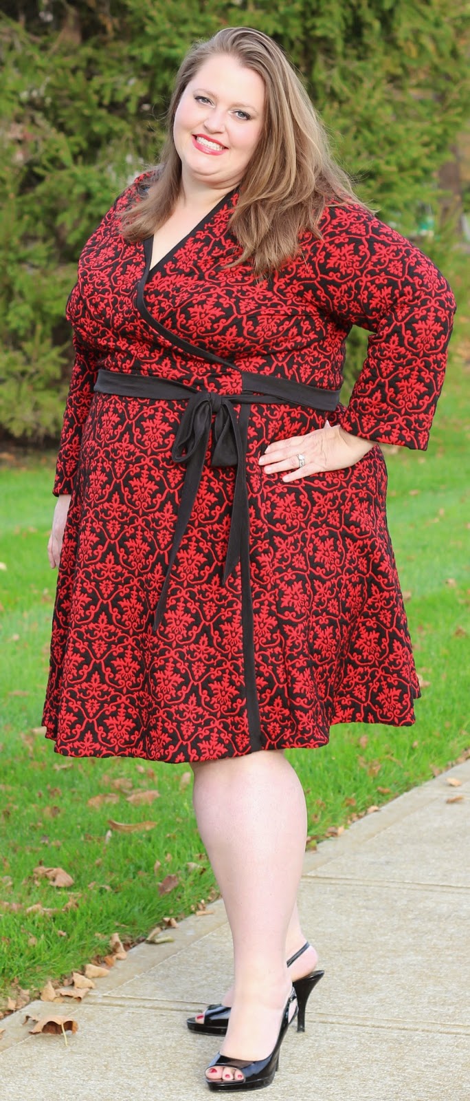 Pandora Sews Plus Size Clothes: Vogue 8784 Wrap Dress - Curvy Sewing ...