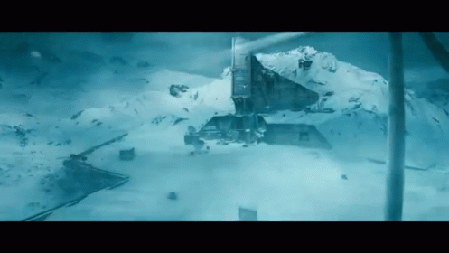 Scare Me On Fridays: Winter Horror: The Colony (2013)