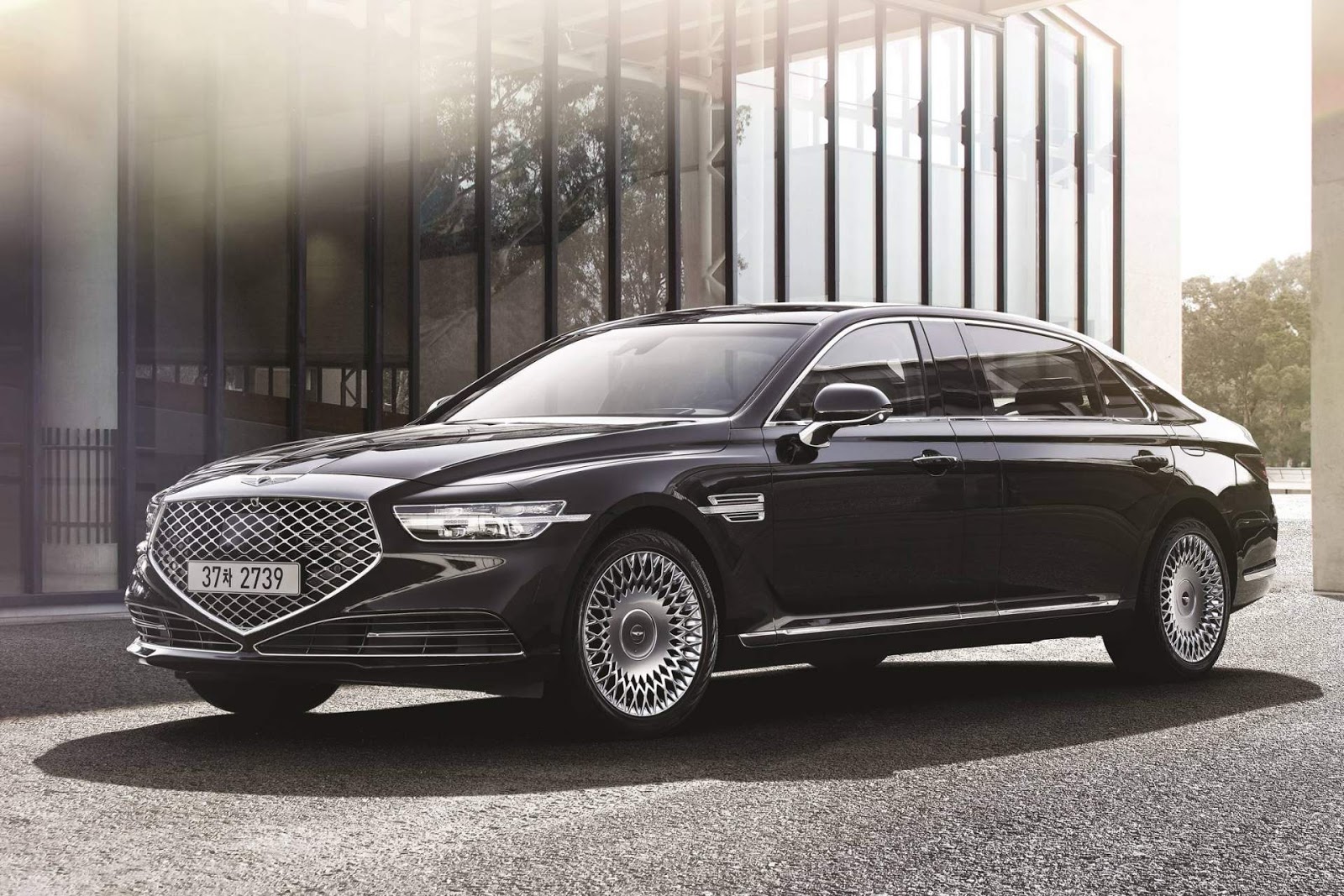 Agamemnon: Genesis G90 Limousine