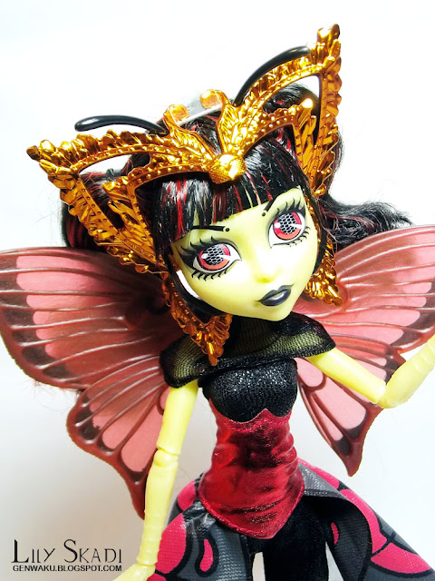 Genwaku: Luna Mothews 'Boo York' Arrival · Llegada