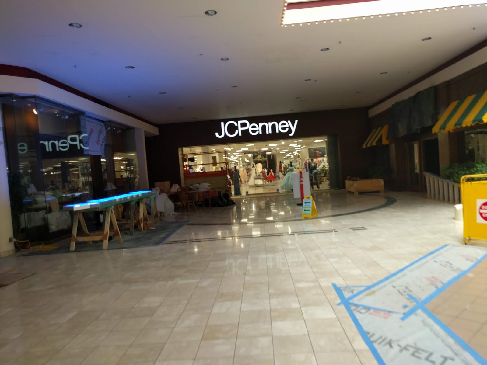 Retail World: The Starcourt Mall