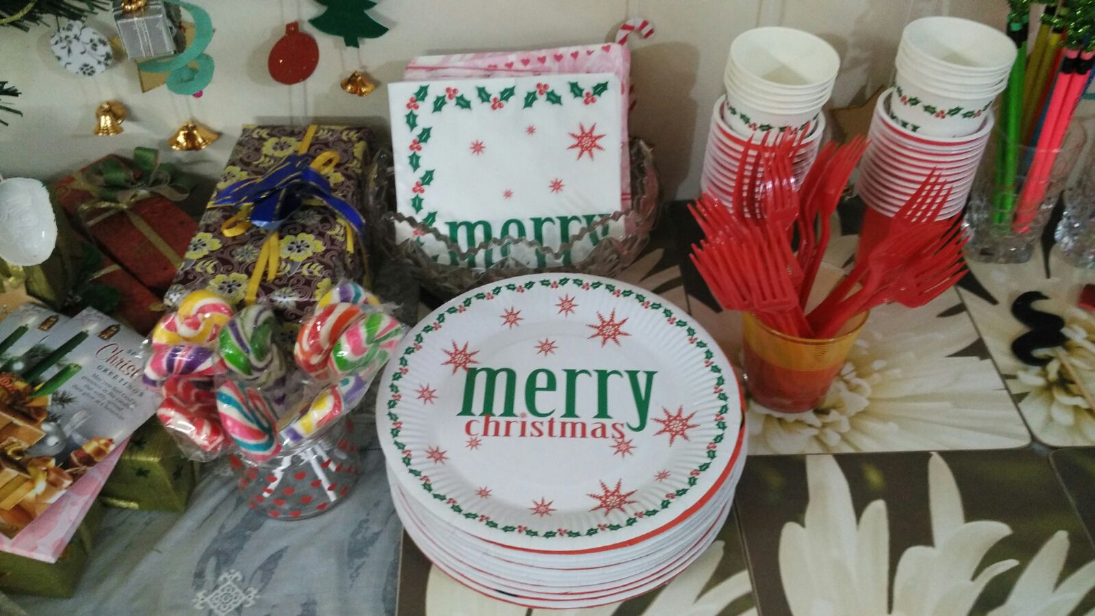 VREnchanted Color, Craft & more....: Christmas party - event ideas and ...