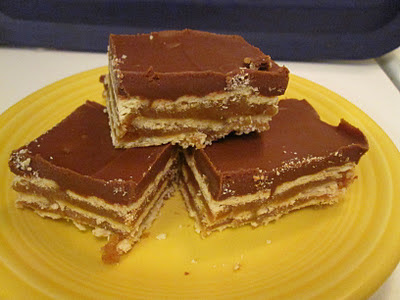 Elizabeth's Dutch Oven: Kit Kat Cracker Bars