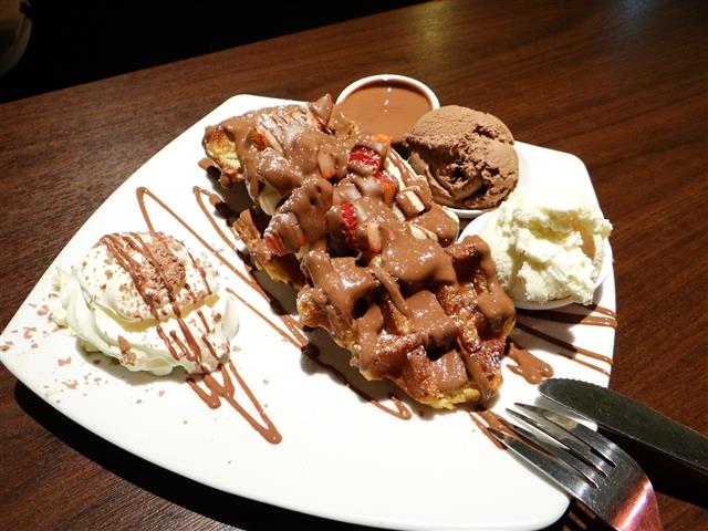 spoonfuls of goodness: Wafflelicious: The Chocolate Bar @ Auburn