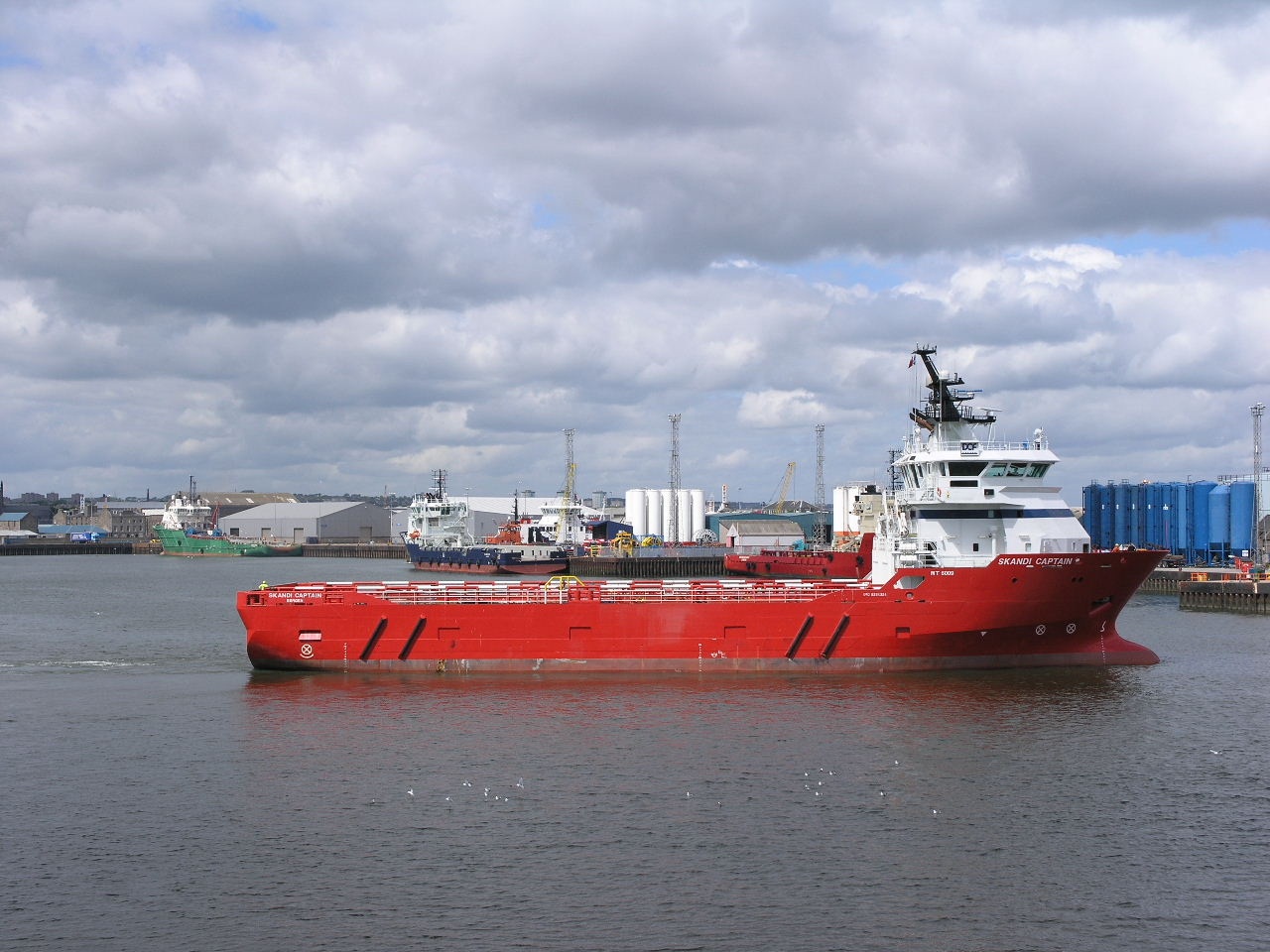 NAVIOS AHTS E PSV DO PORTO DE MACAE-RJ-BRASIL (IMBETIBA) E (FUTURO ...