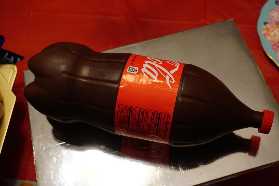 ஜ۩۞۩ஜ Vanessa の 温馨厨房 ஜ۩۞۩ஜ : Coca Cola Bottle Cake