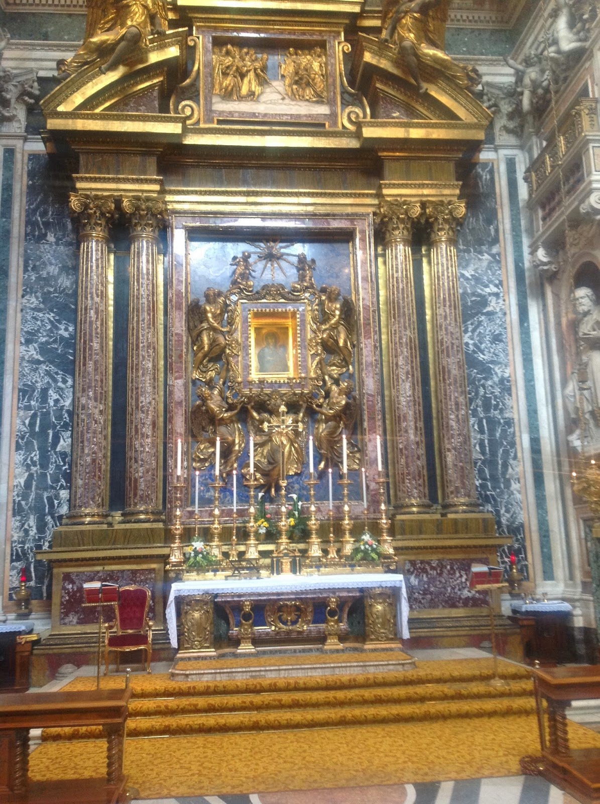 Bonfire of the Vanities: A visit to our Lady's house on Lady Day