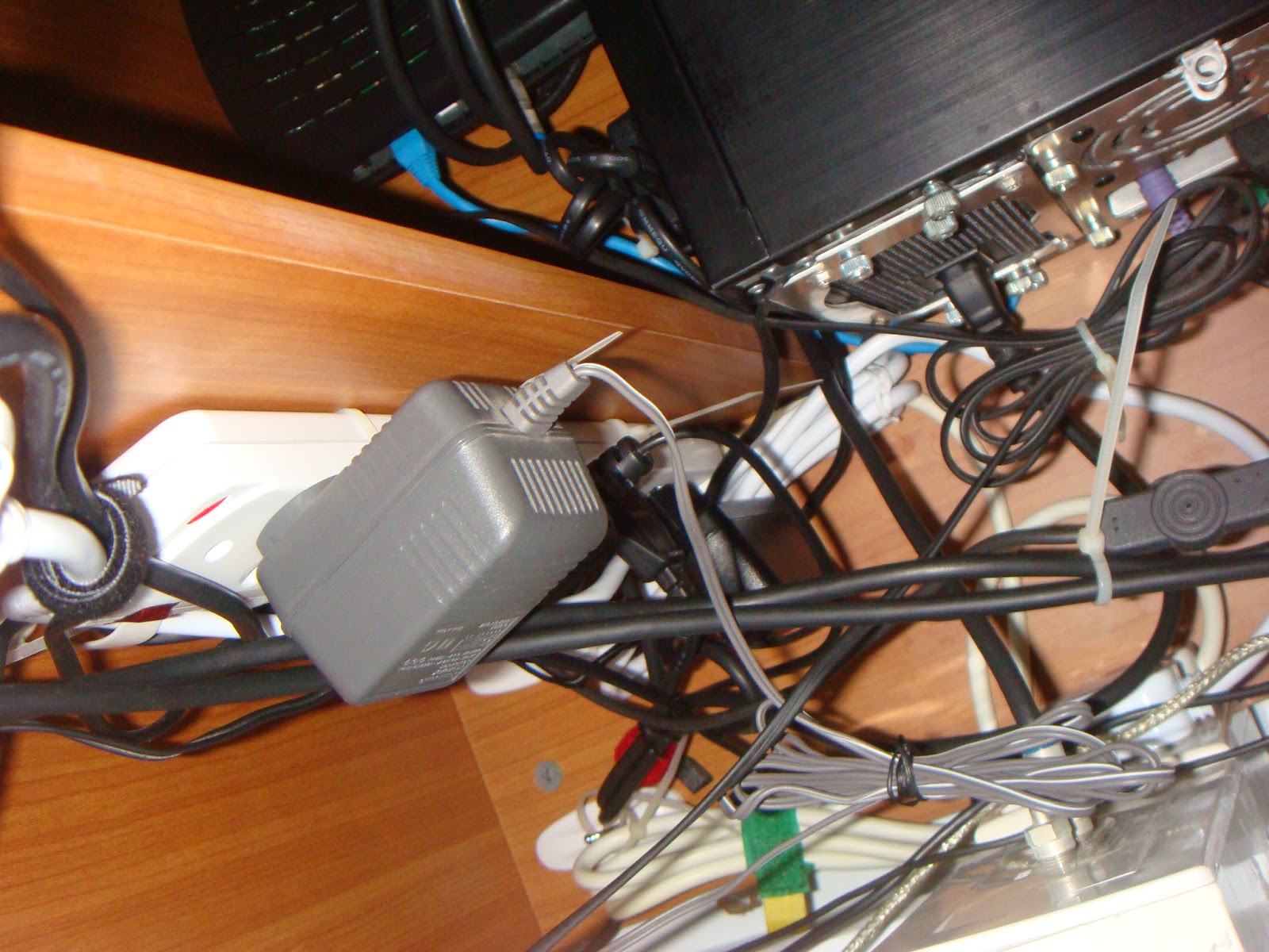 PC Parts and Accessories: Cable Management De-cluttered: Home made ...
