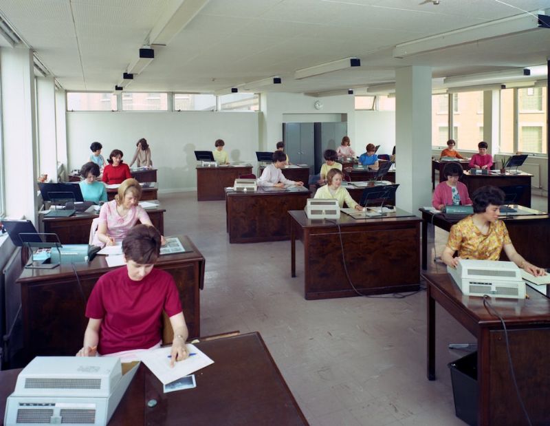 33 Old Snapshots Show What Offices Looked Like From the 1950s and 1960s ...