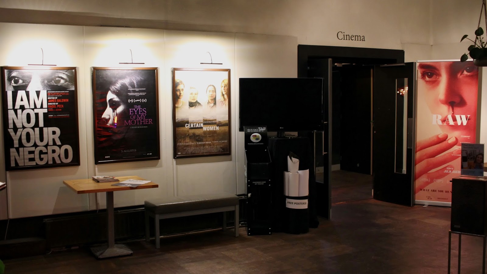 Elokuvateattereita: LAB111