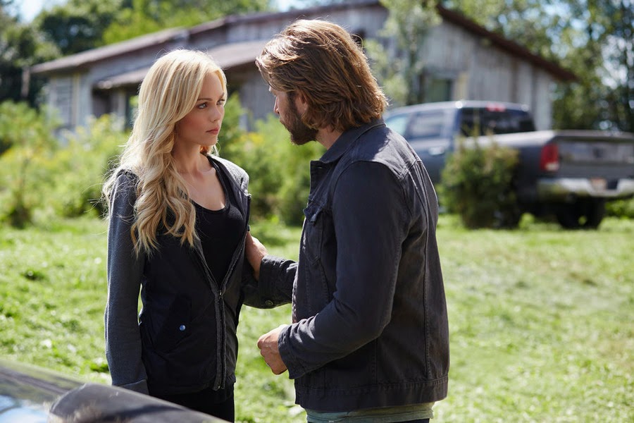 Laura Vandervoort: Bitten Season 2: Syfy's Promotional Poster, Photos ...