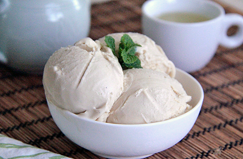 25 Creative Ice Cream Flavors + 6 Serving Ideas & No-Churn Recipes ...