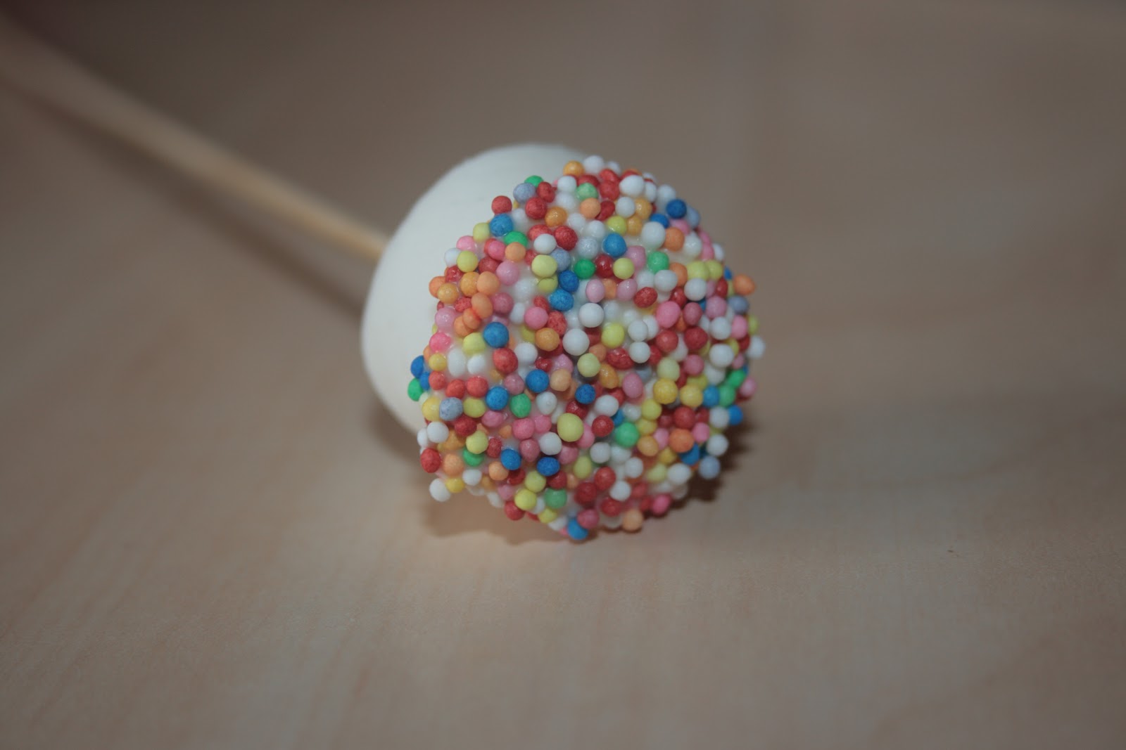 Cakes, Bakes and Makes: Marshmallow Pops