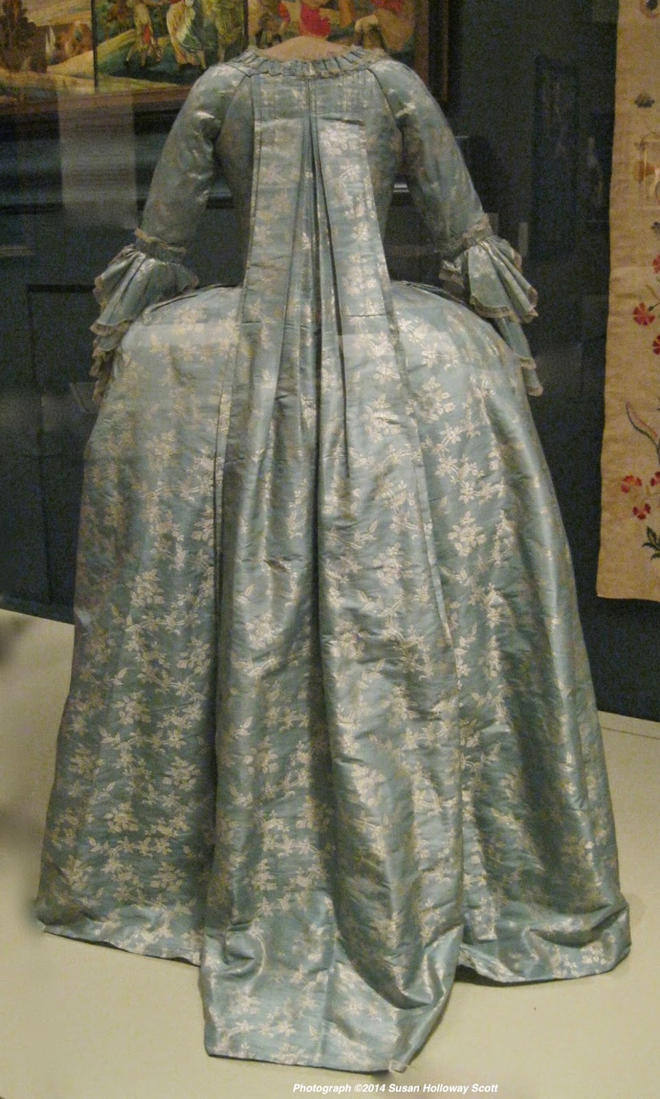 Womens Fashion Of The Colonial Period
