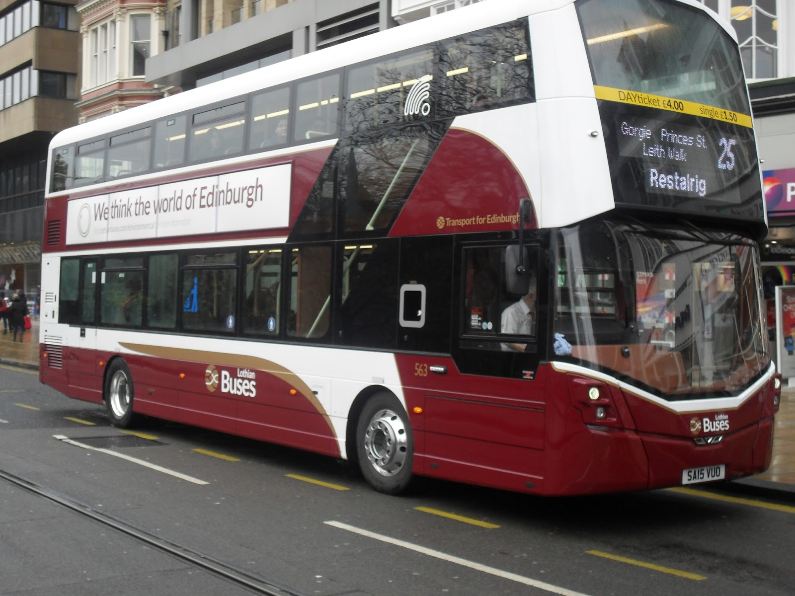 Steve's Bus & Train Page: Streetdeck Wright?