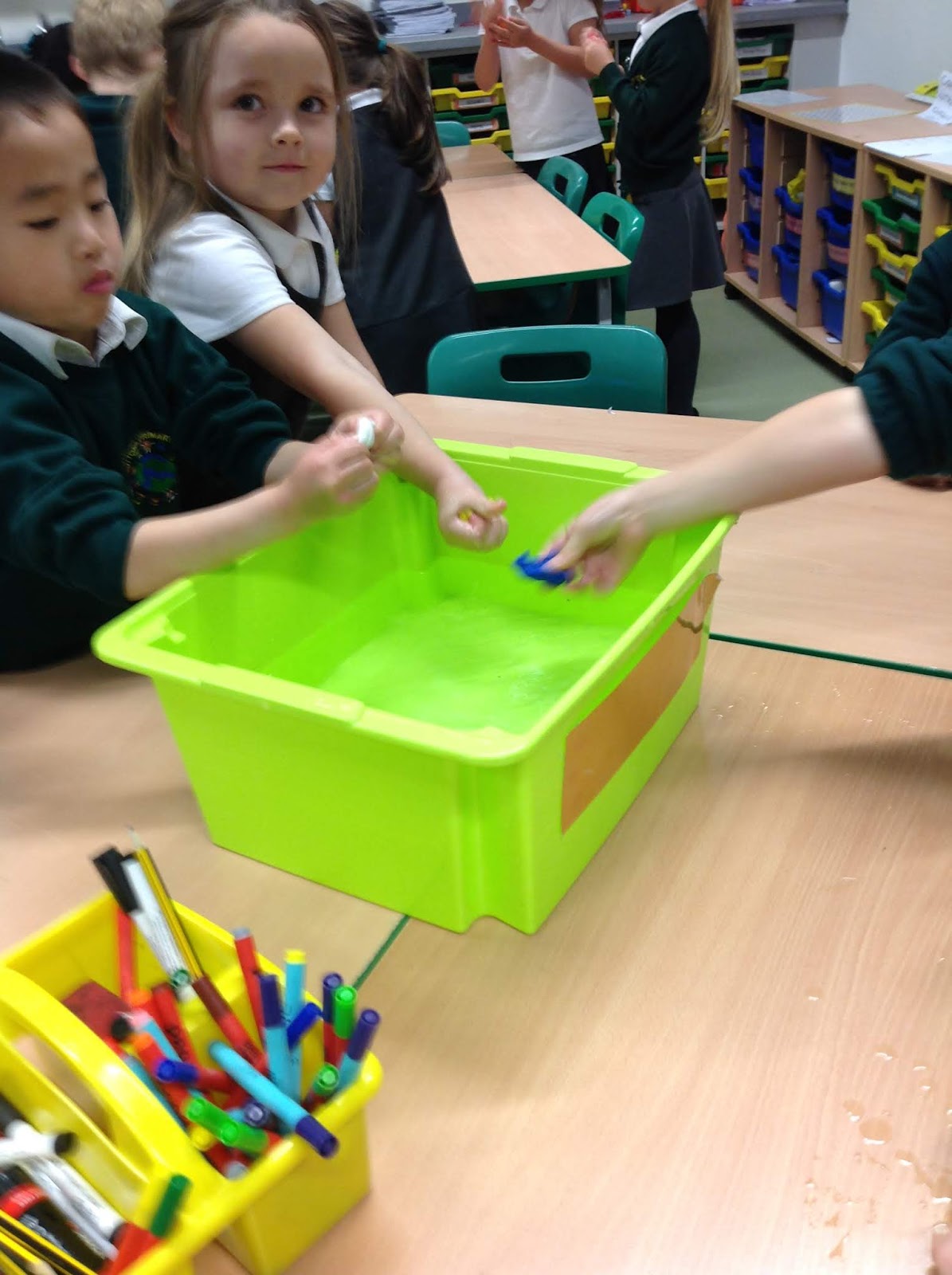 Suttons Primary School: Year 1 - Floating and Sinking