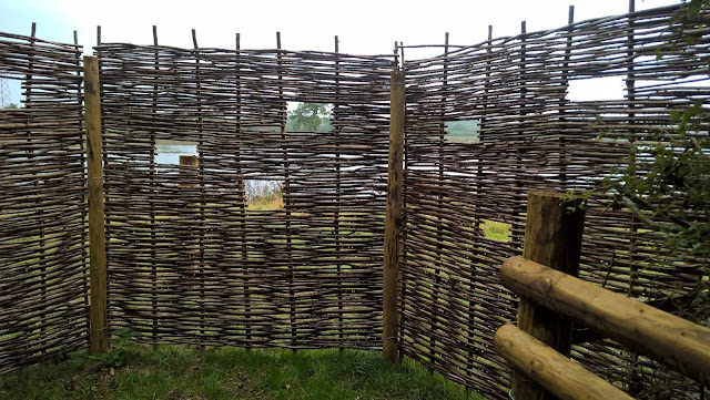 Lower Windrush Valley Project: New Bird Hide Screen at Rushy Common ...