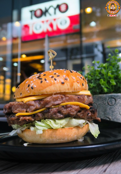 THE PICKIEST EATER IN THE WORLD: THE TOKYO TOKYO WAGYU BURGER ...