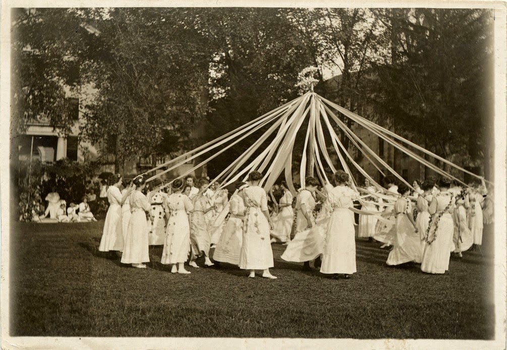 Lunagirl Moonbeams by Lunagirl Vintage Images: Happy May Day!