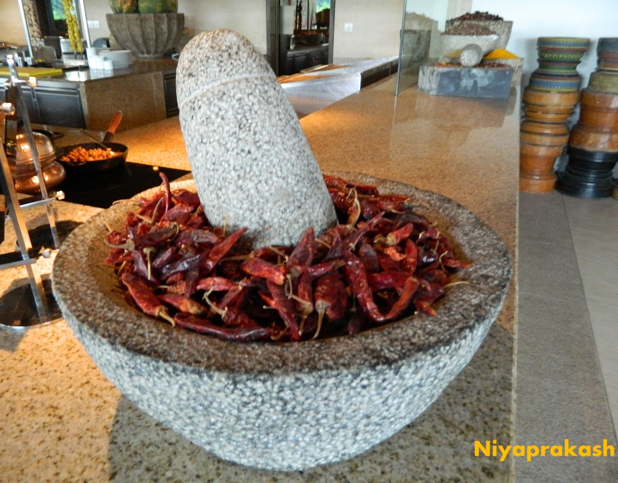 Niya's World: Photos of traditional grinding stone @ Spice Market ...