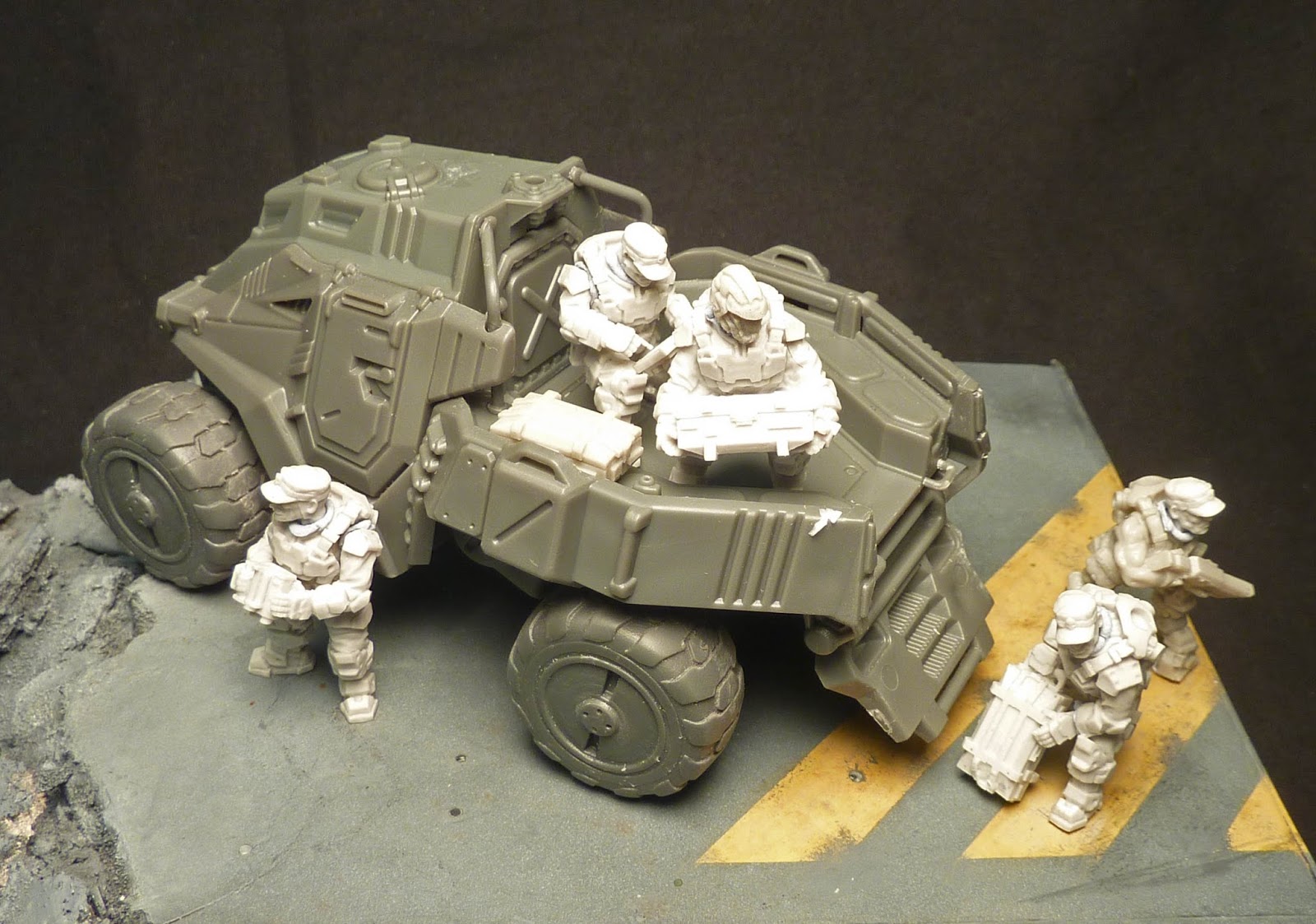dwartist's painting blog: WIP: Mantic games GCPS 'Mule' transport...