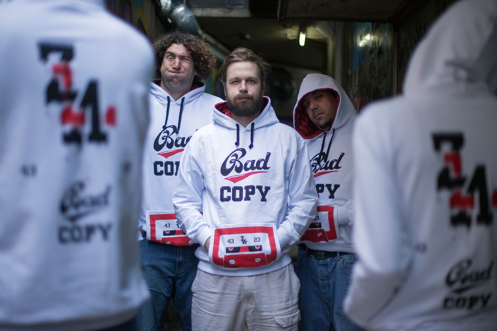 KulturniK: BAD COPY ZA REPRIZU - Ajs, Timbe i Sky Wikluh u Garaži