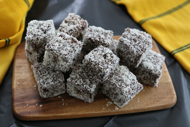 Nibble Nation: How To: Pandan Swirl Lamingtons (Rubgy World Cup Special)