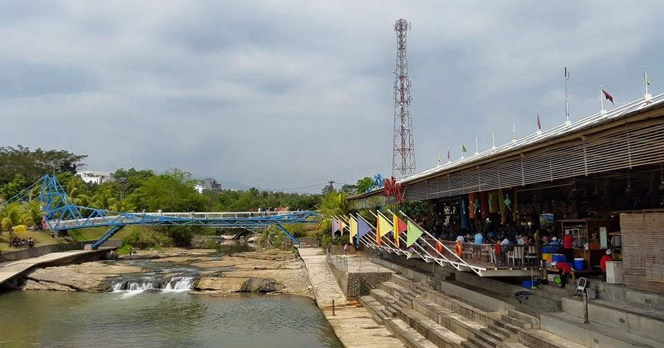 Mencari makan siang di Pasar Apung (Ah Poong)-Sentul Bogor - Tempat ...