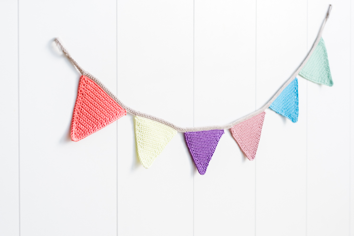 El Gallo Bermejo: Banderines (patrón gratis) - Pennants (free pattern)