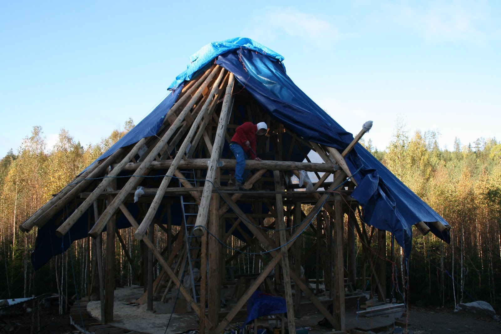 Pikku Round House: Building the Conical Roof