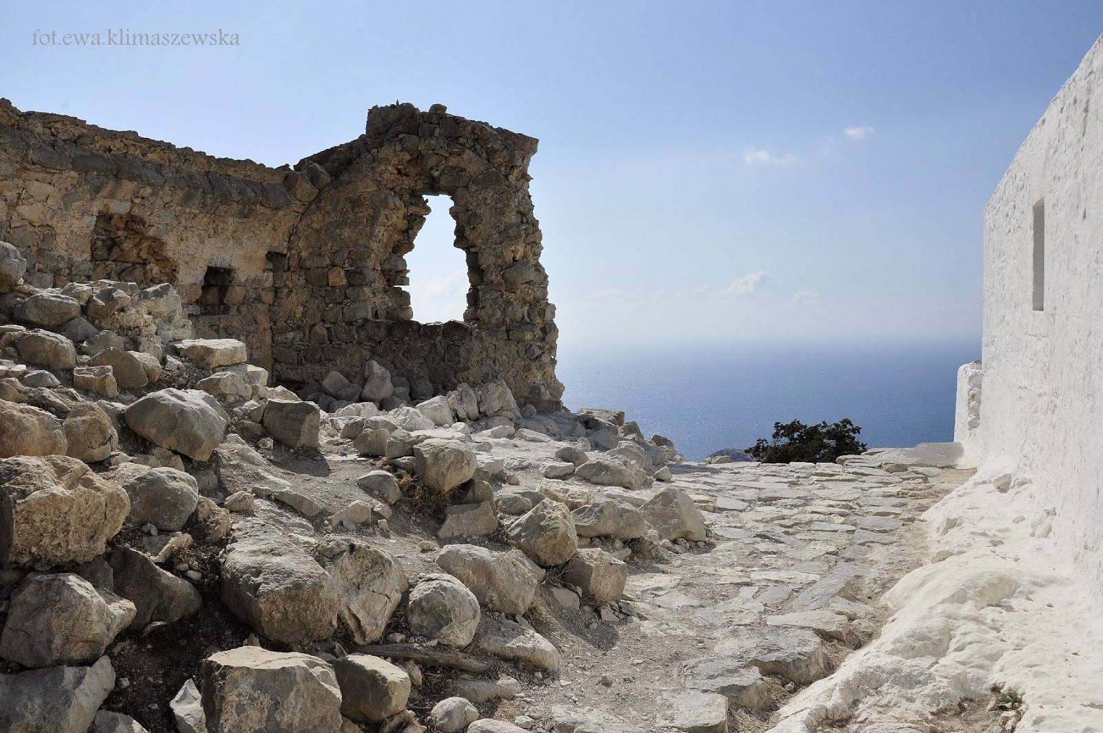 Naprzeciw SZCZĘŚCIU: Rodos - ruiny zamku Monolithos