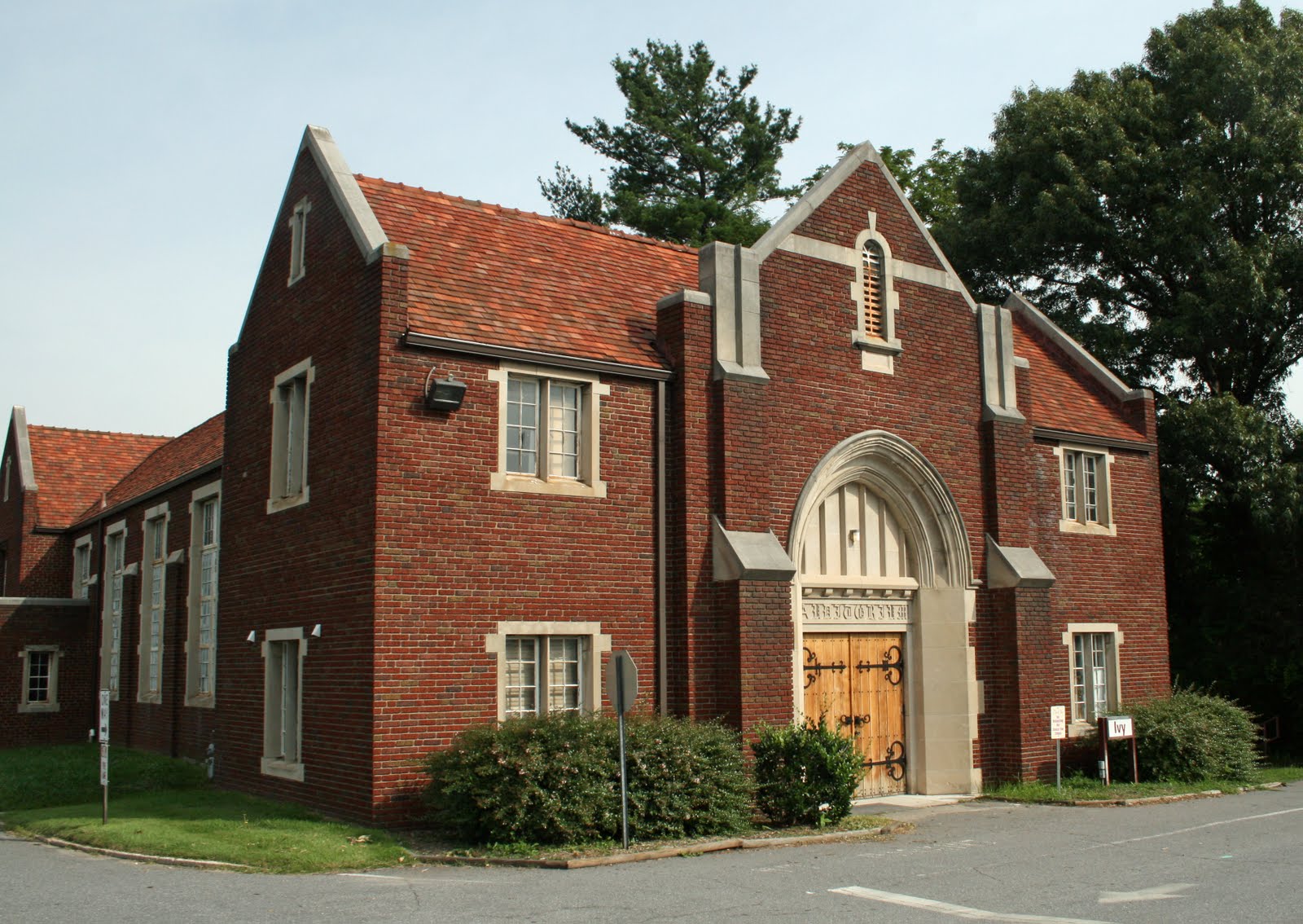 Save the Ivy Building