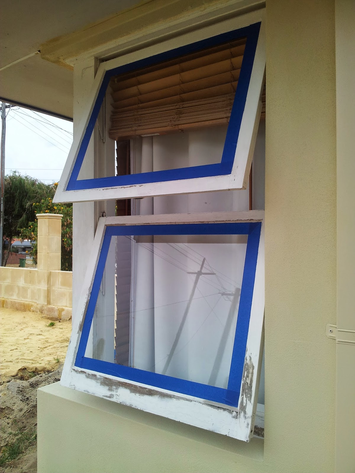 Jarrah Jungle: Before and After: Window Frames With Dulux Paint