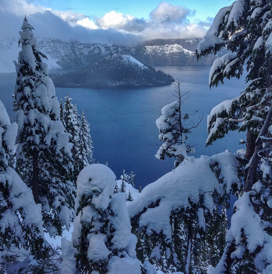 Life in Ashland: Early Snow at Crater Lake