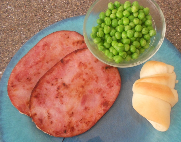 Baking Banquet: FRIED HAM SLICE & PEAS