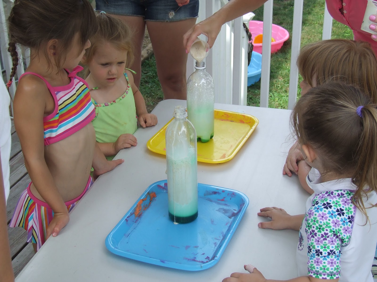 The ramblings and adventures of a SAHM: Messy Summer Fun Week 1 2012